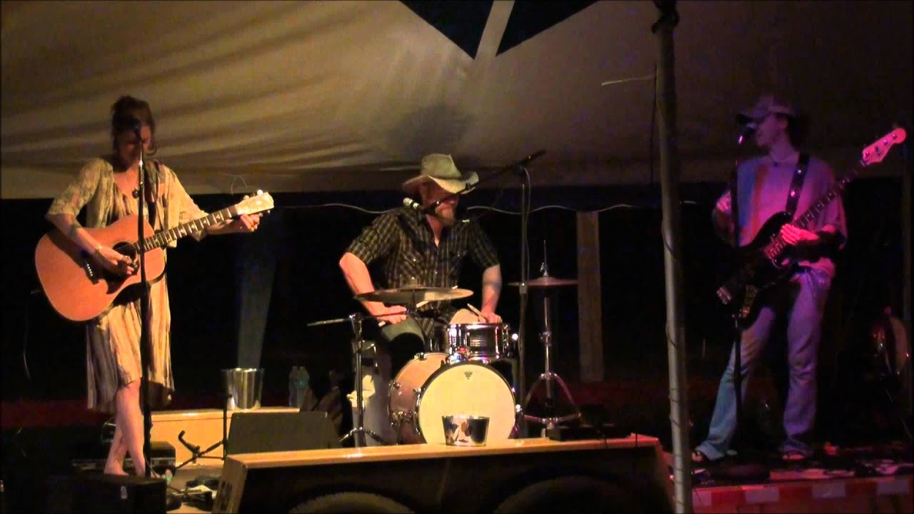 Heather Luttrell at Marianne and Tim Howard's wedding reception. - YouTube