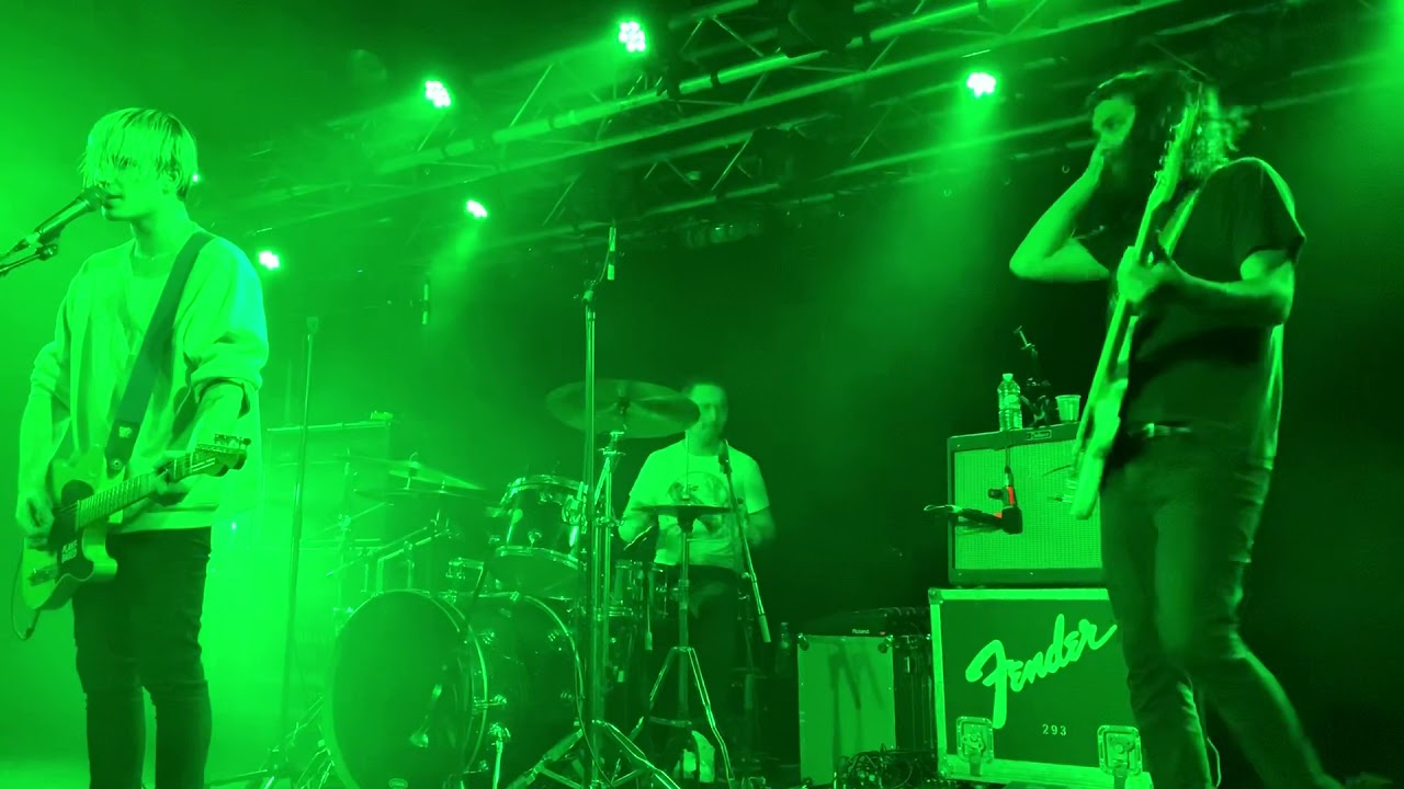 Badflower « The Jester » 16112019 La Boule Noire Paris France - YouTube