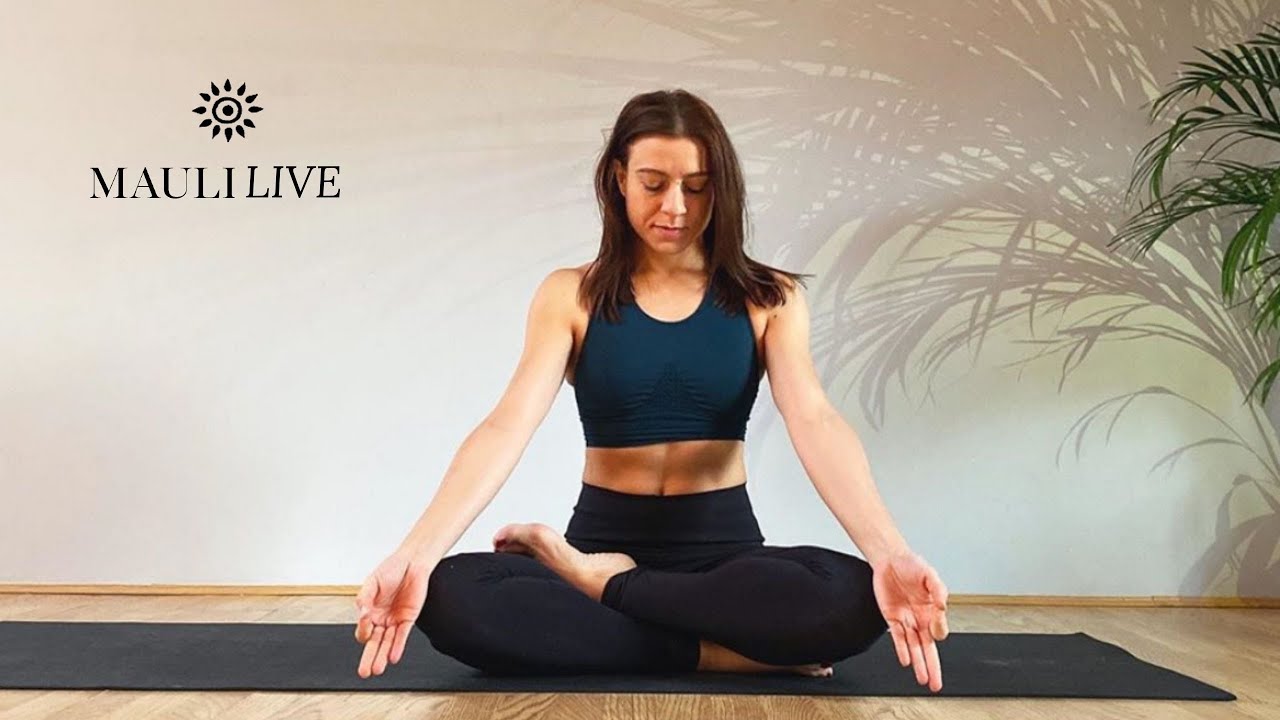 GROUNDING 30MINUTE YOGA FLOW WITH SIMONA - YouTube