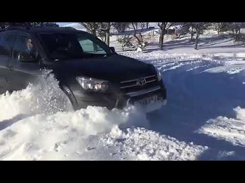 Toyota Rav 4 in deep snow - YouTube