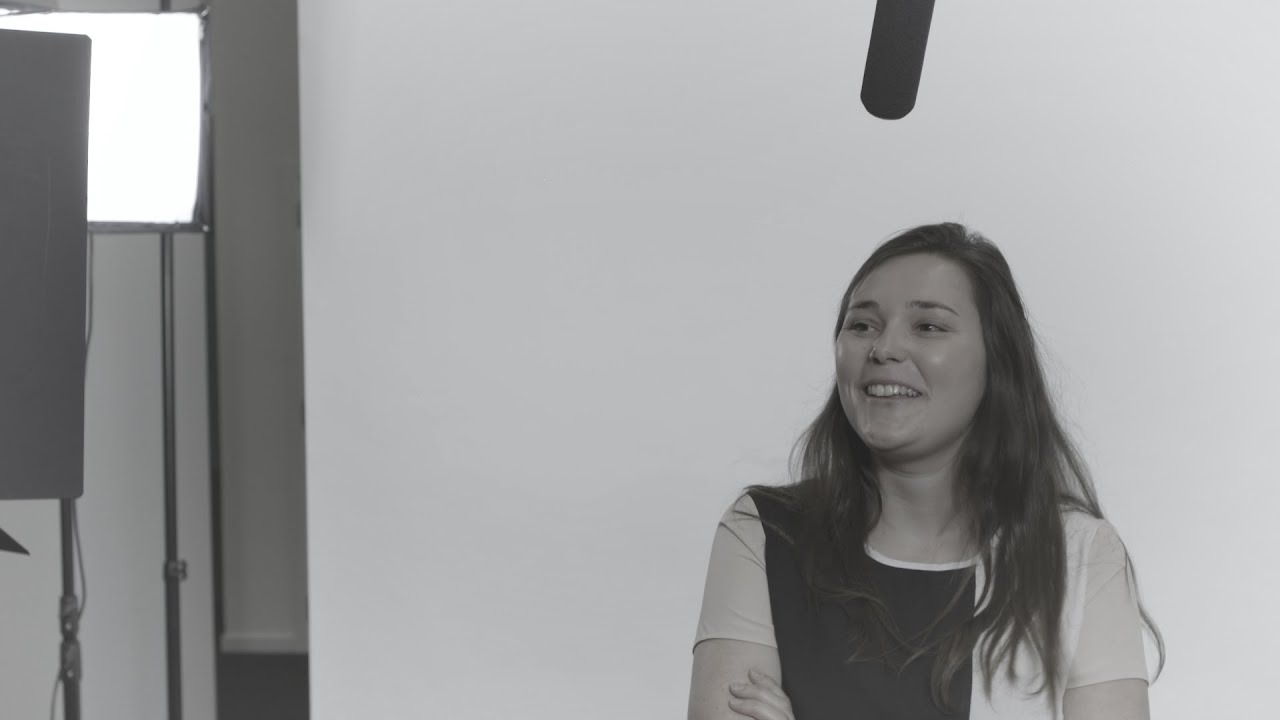 Julie, Digital trainee at BNP Paribas Fortis - YouTube