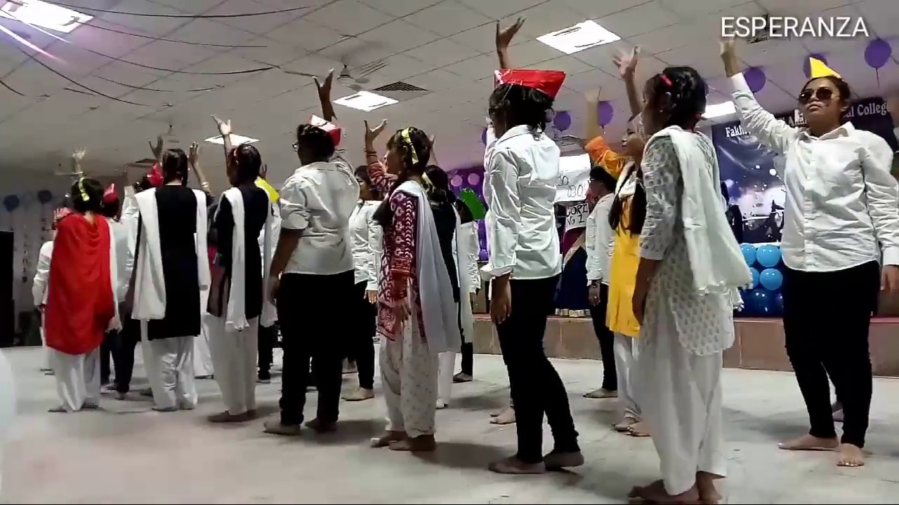 Faltu Fataka dance by girls of 2017-18 batch|ESPERANZA|Freshers 2K17 ...