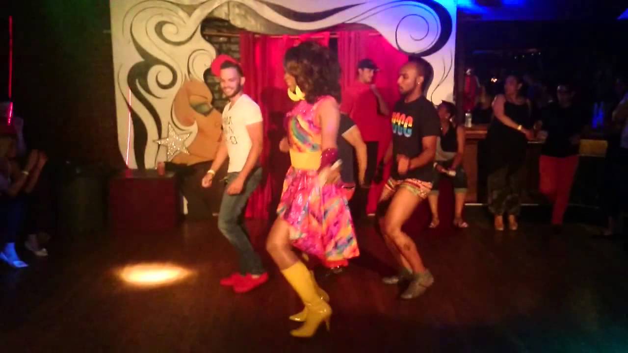 Harmonica Sunbeam and her FREE backup dancers. - YouTube