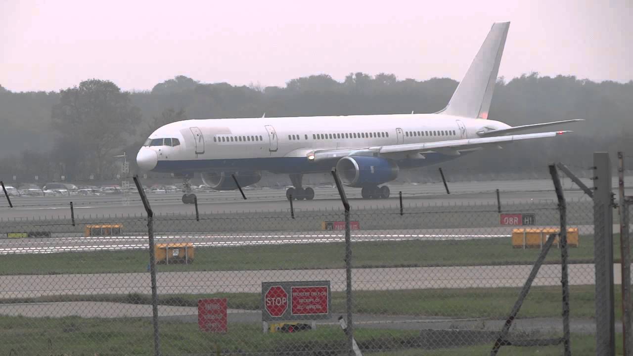 British Airways Boeing 757 Quick Take Off | Gatwick Airport - YouTube