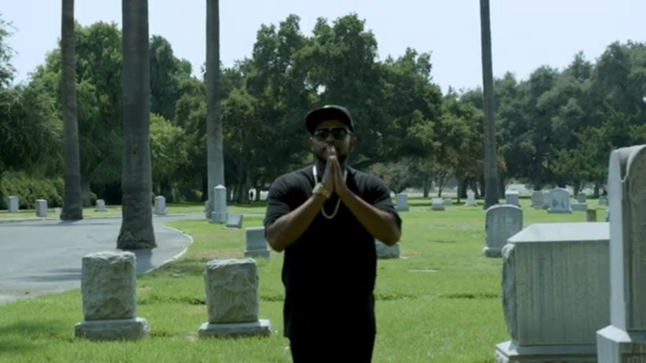 BIGG TINY FEAT. DEZZI B - CONCRETE JUNGLE (OFFICIAL) - YouTube