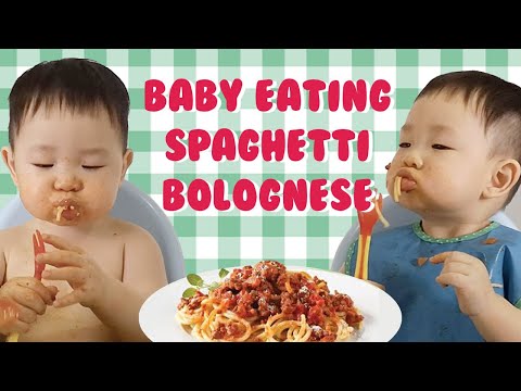 Baby eating spaghetti bolognese by himself | Mukbang | Kids eating