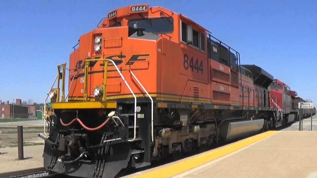 BNSF 8444 (SD70ACe) & CP 8122 (AC4400CWM) 4/29/18 - YouTube