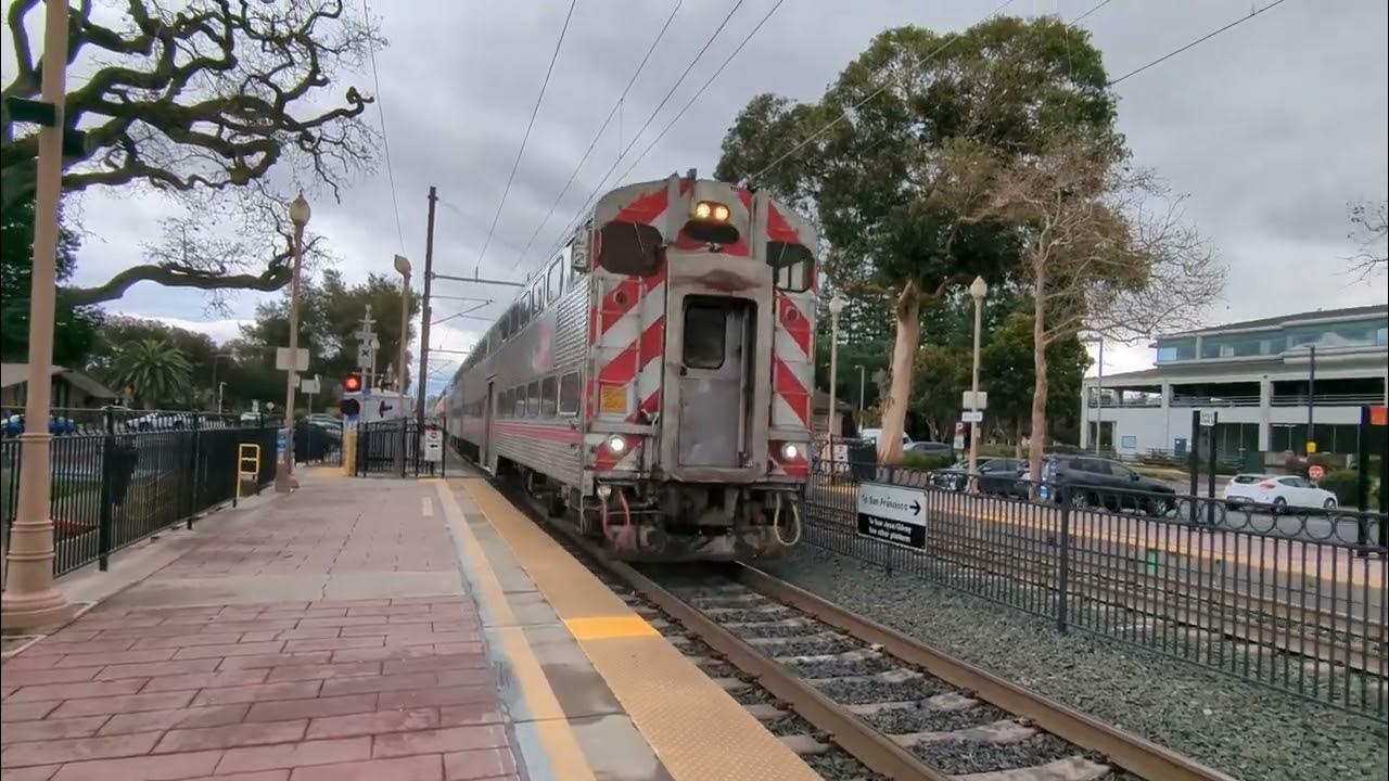 Caltrain JPBX 4020 leading 241 Train arriving at Menlo Park Station #caltrain - YouTube