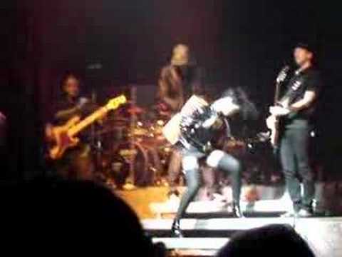 Rihanna Let me live - YouTube