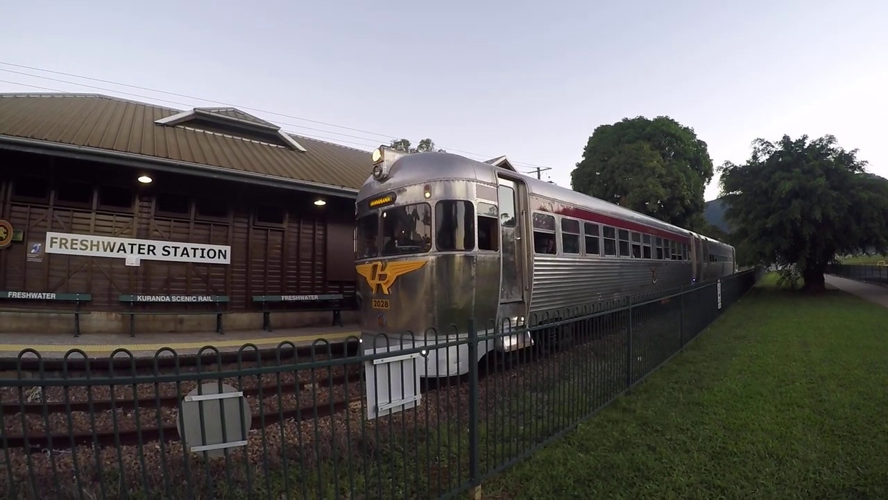 Vintage train departing Freshwater station in Far North Queensland ...