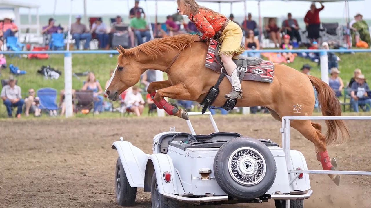 Horse jumps a CAR! 15 year old Piper Yule @ Handhills Rodeo, 2025 - YouTube