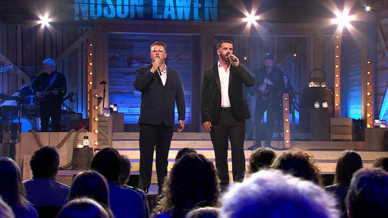 Luke McCall a Rhodri Prys Jones - Popeth er dy fwyn - YouTube