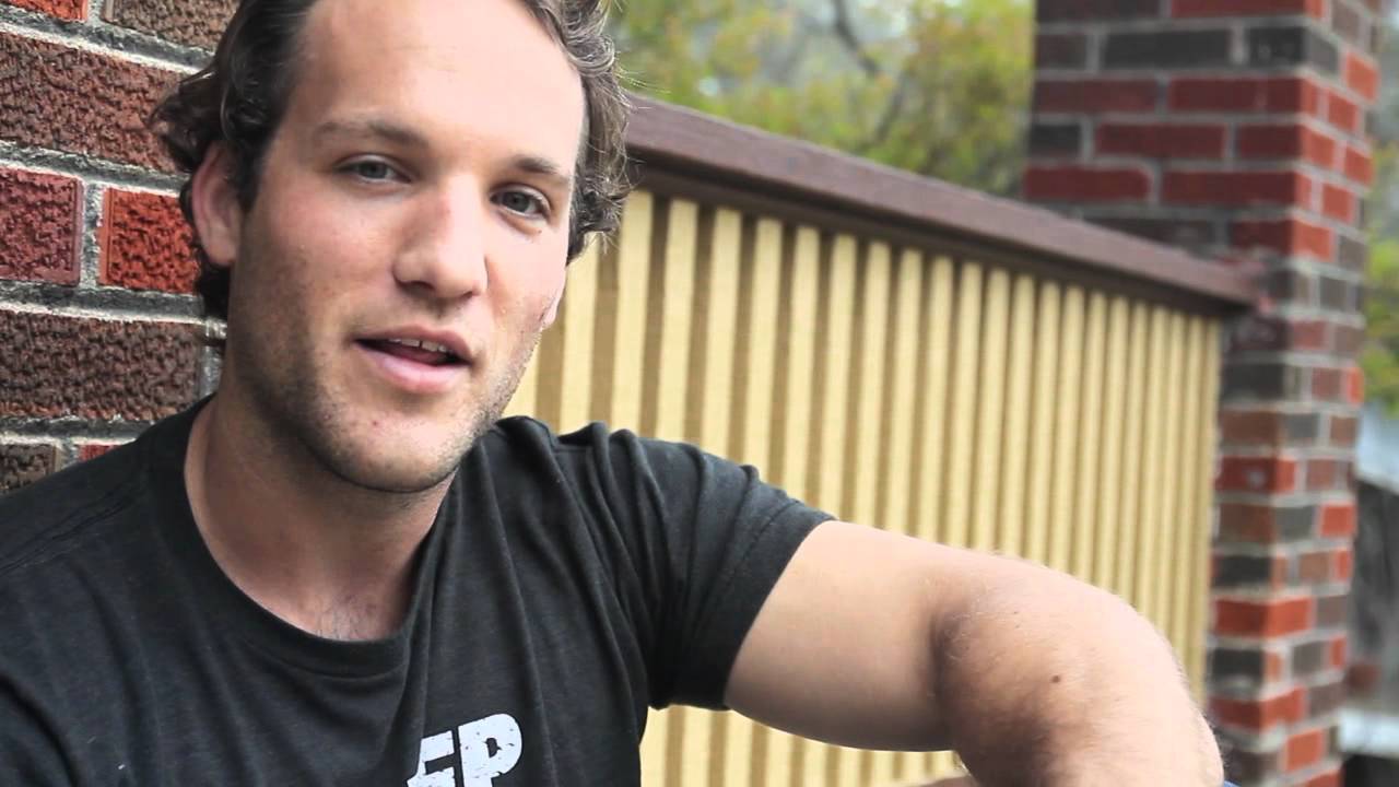 Austin Fit Magazine's Alex Earle for PHYSIQ 2012 - YouTube