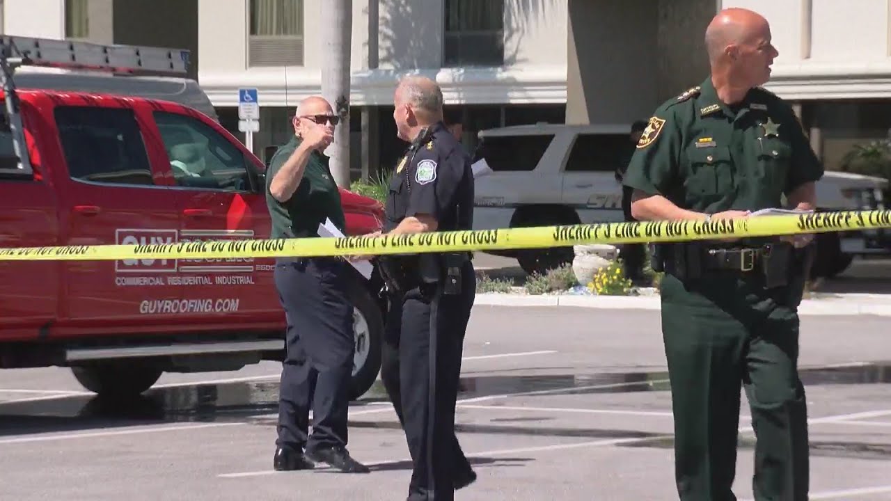 Suspect In Custody After Swat Standoff At Ulmerton Road Hotel Youtube