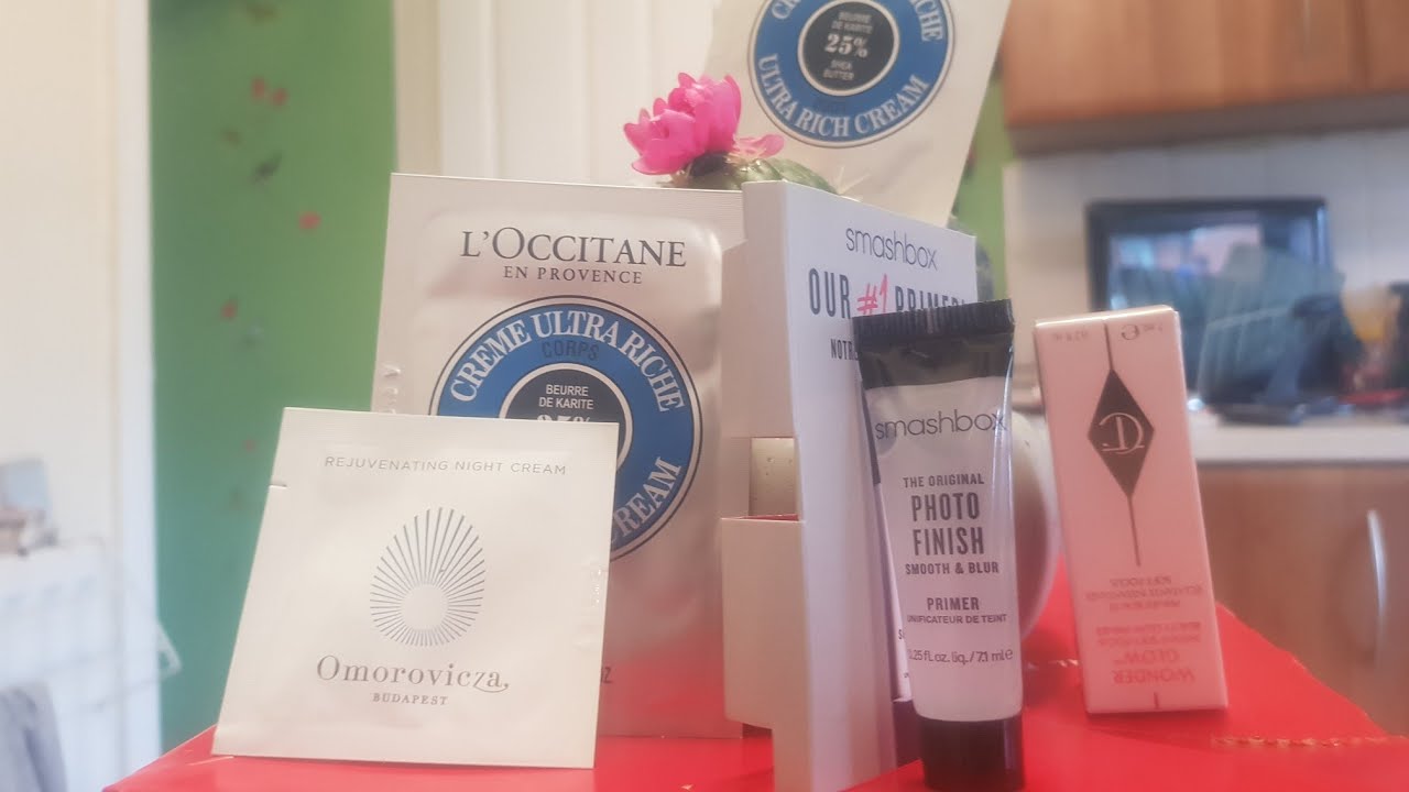 Feel Unique February's free samples - YouTube
