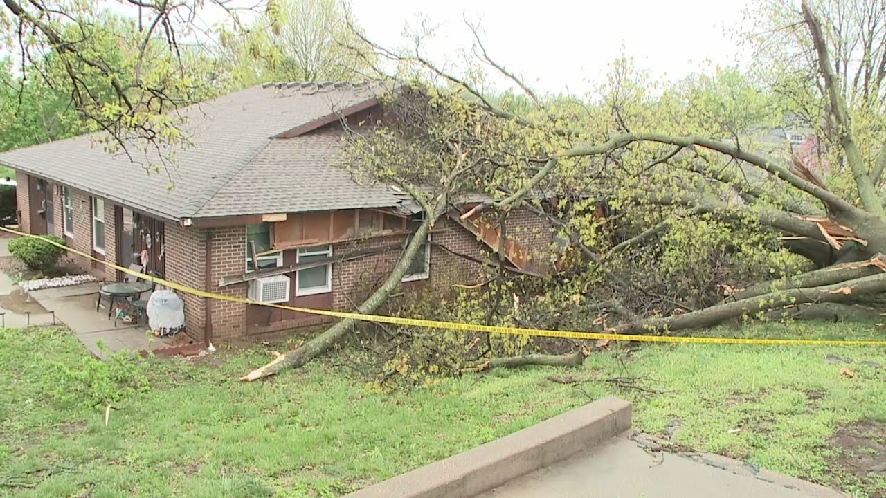 Severe storms with straight-line winds leave widespread damage - YouTube