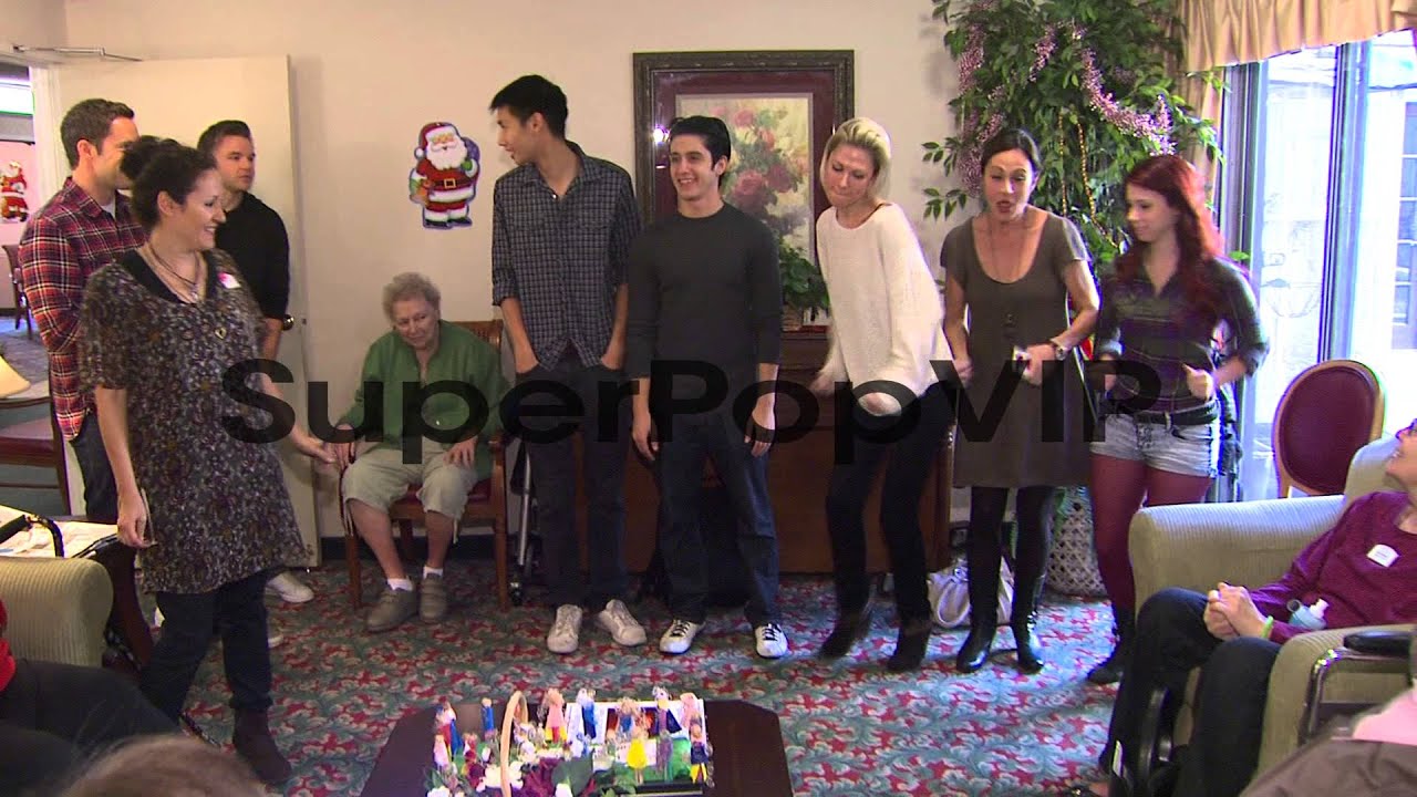 Brett Davern, Kelly Sry, Wesam Keesh, Desi Lydic, Nikki D... - YouTube
