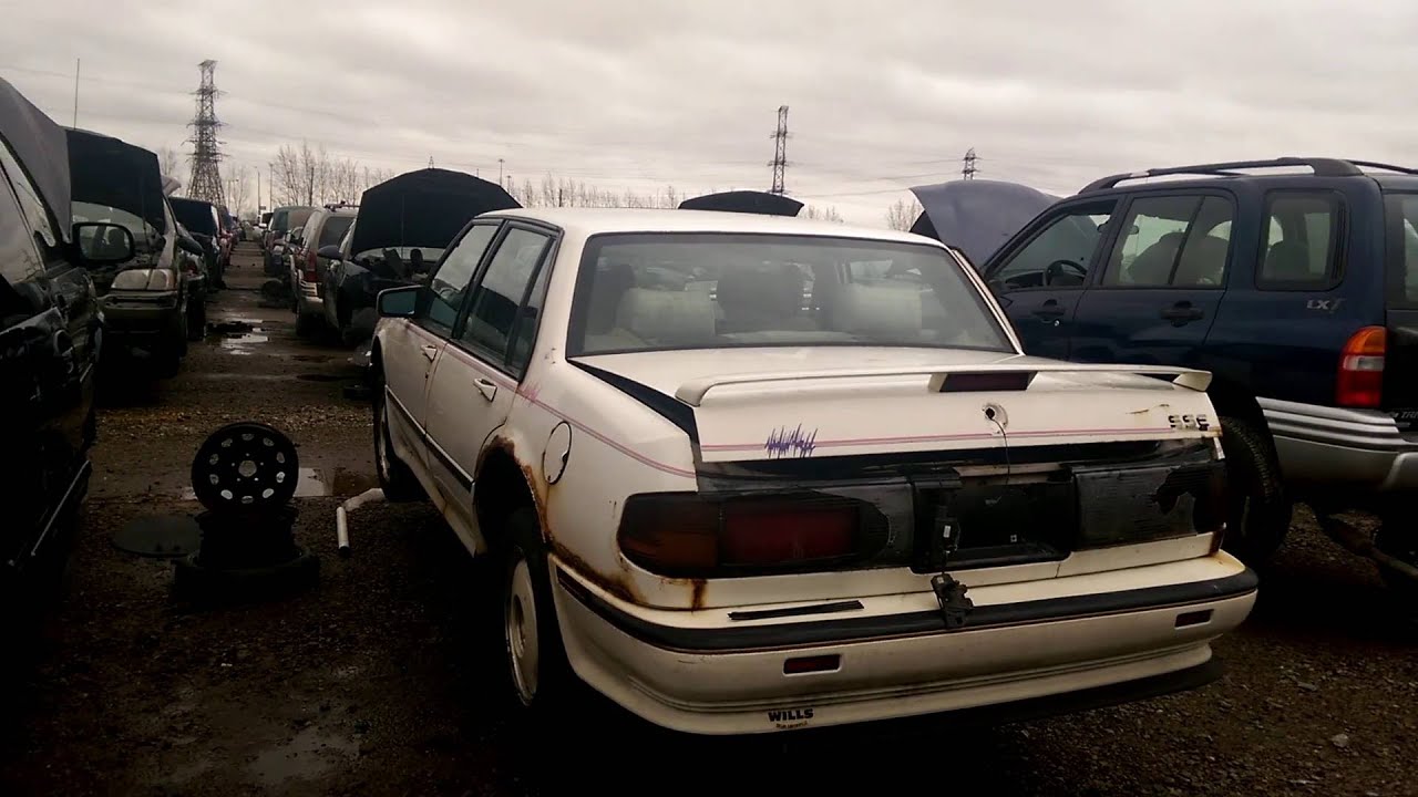 Old Pontiac Bonneville at the Junk Yard - YouTube