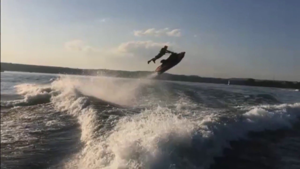 SeaDoo Spark Wave Jumping Lake Travis - YouTube