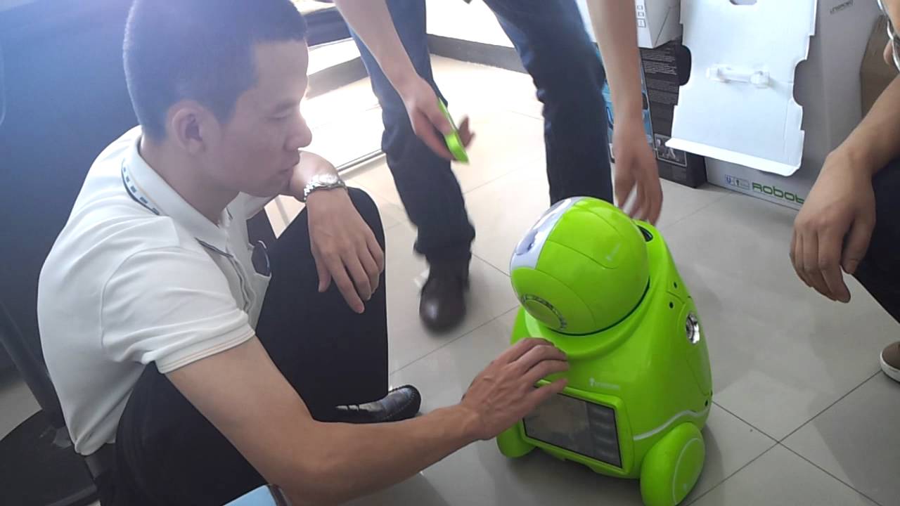 Robot using pressure sensor - YouTube
