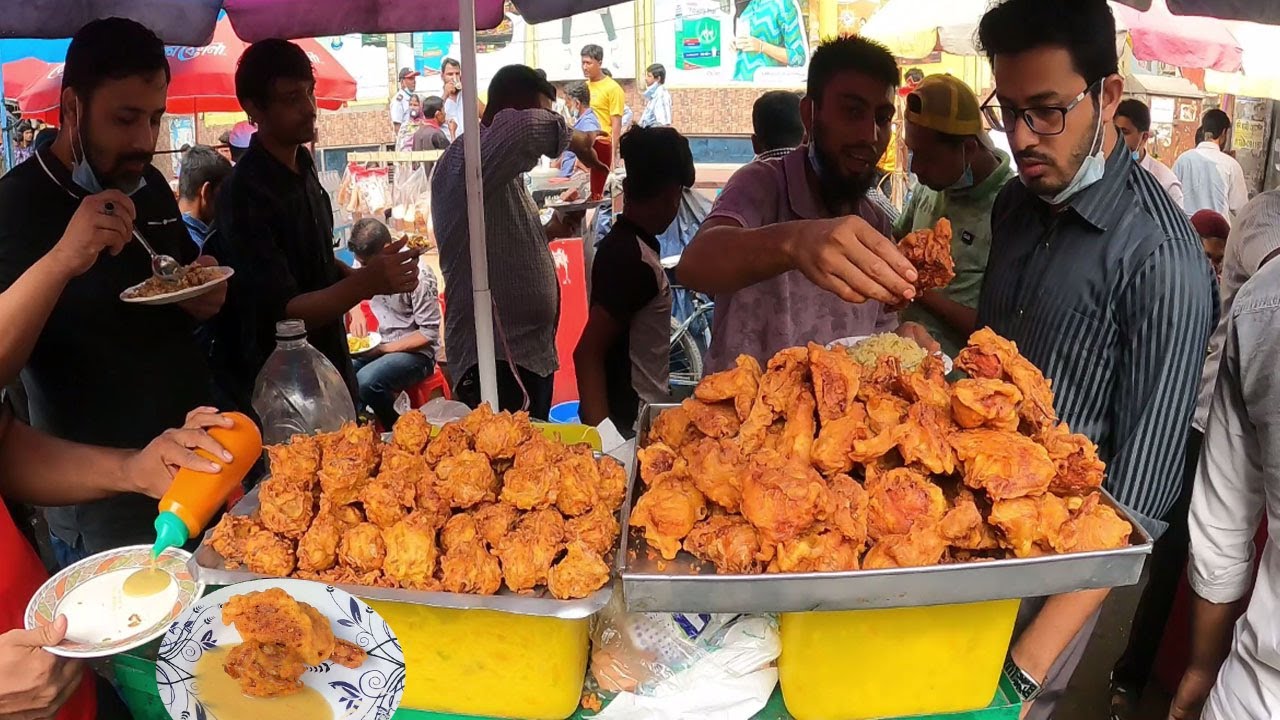 It s A Lunch Time In Dhaka This Man Sells Extremely Cheapest Roadside it-s-a-lunch-time-in-dhaka-this-man-sells-extremely-cheapest-roadside