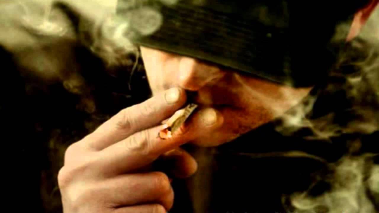 Lange Ritch Ft. Fugi - Eindje Brakka - YouTube