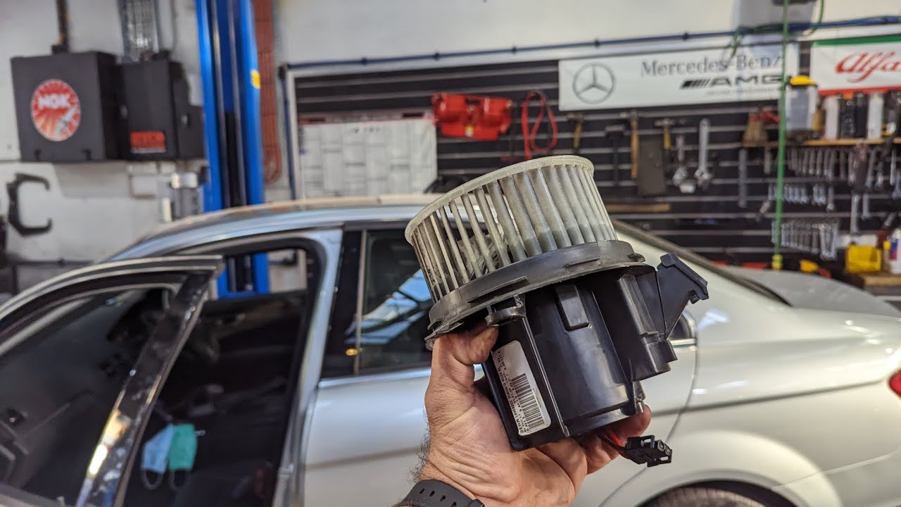 Mercedes 204 Class AC blower fan removal. Fan motor removal twist ...