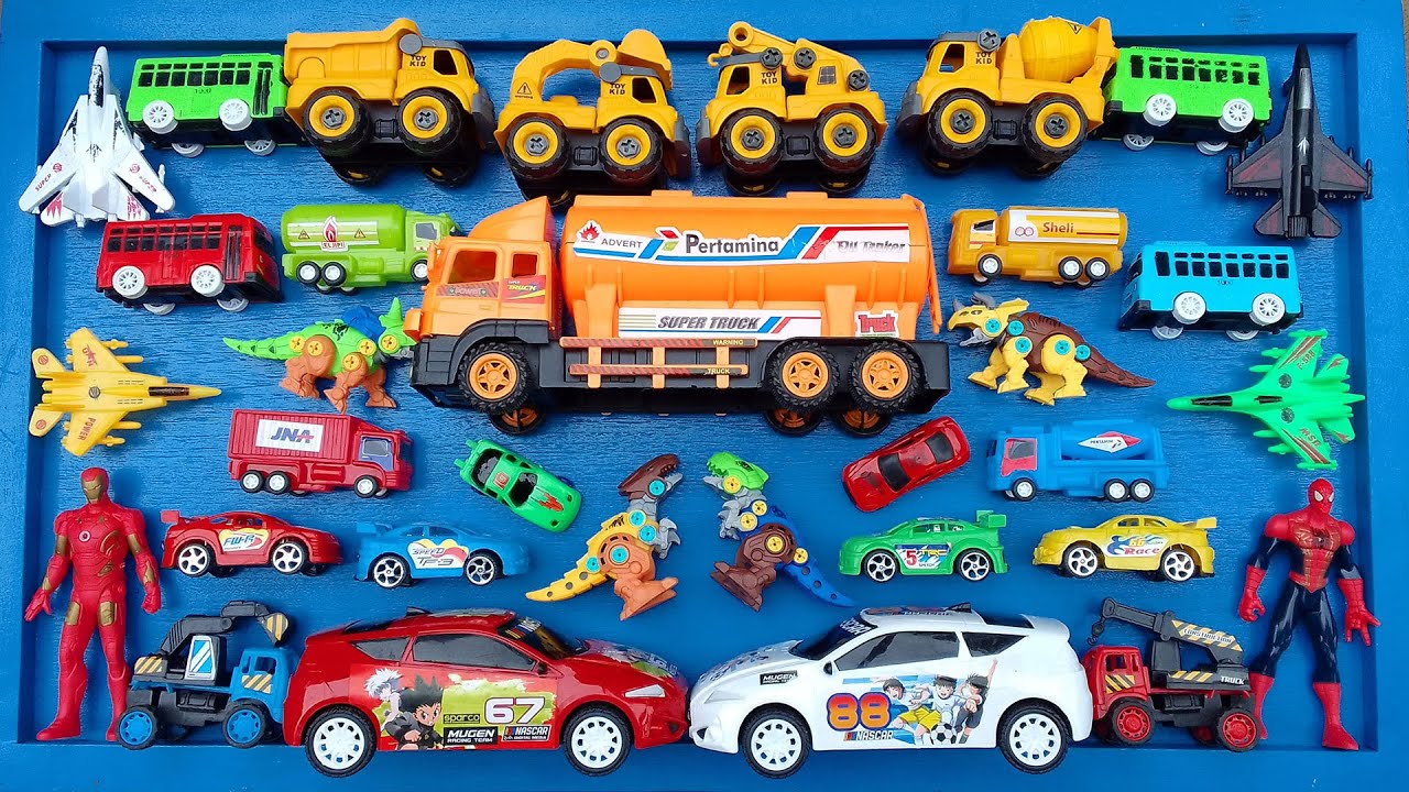 Menemukan Mainan Motocross, Mobil Balap, Mobil Derek, Pesawat, Bus Tayo ...