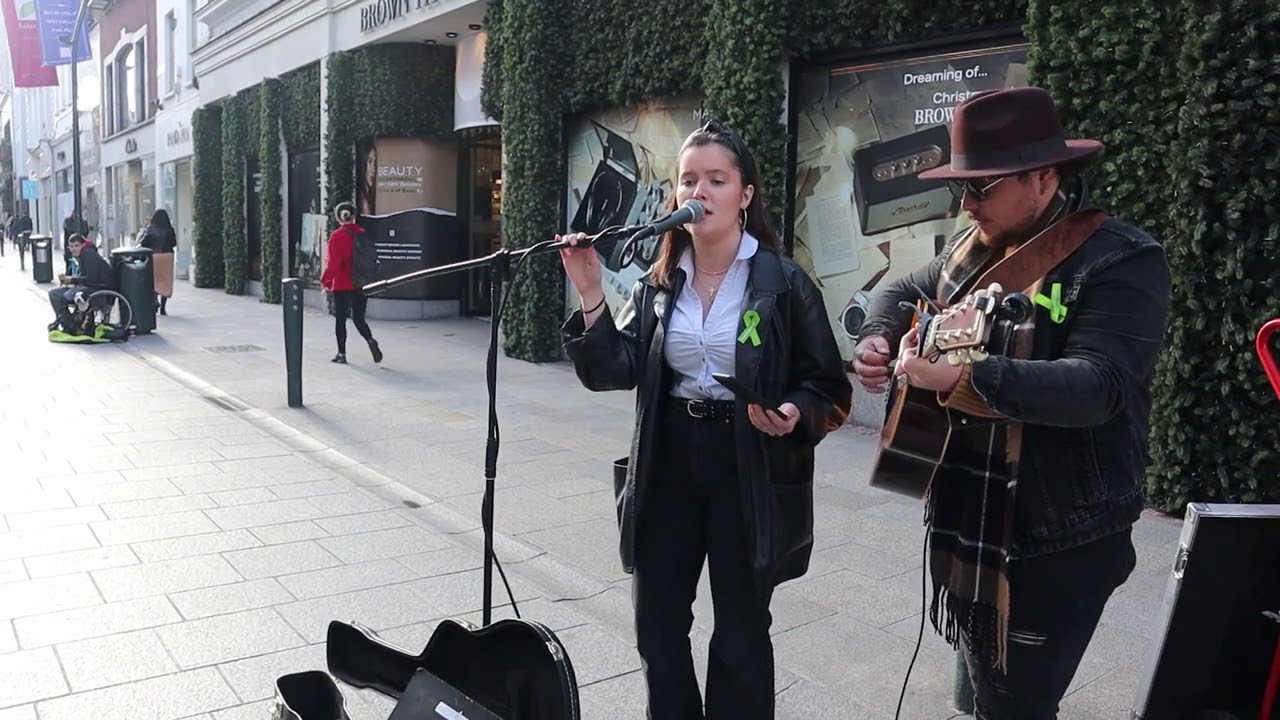 Jolene (Dolly Parton) Isibéal & James Burnell first time duet - YouTube