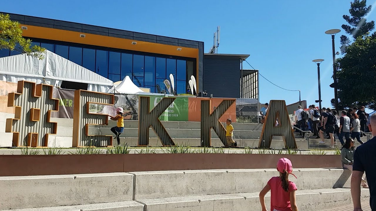 Day at the Ekka (Royal Queensland Show) - Part 1 - YouTube