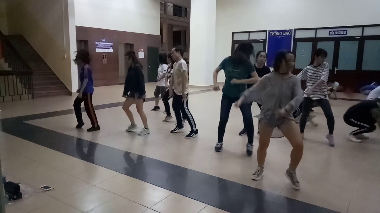 Doki dance practice - YouTube