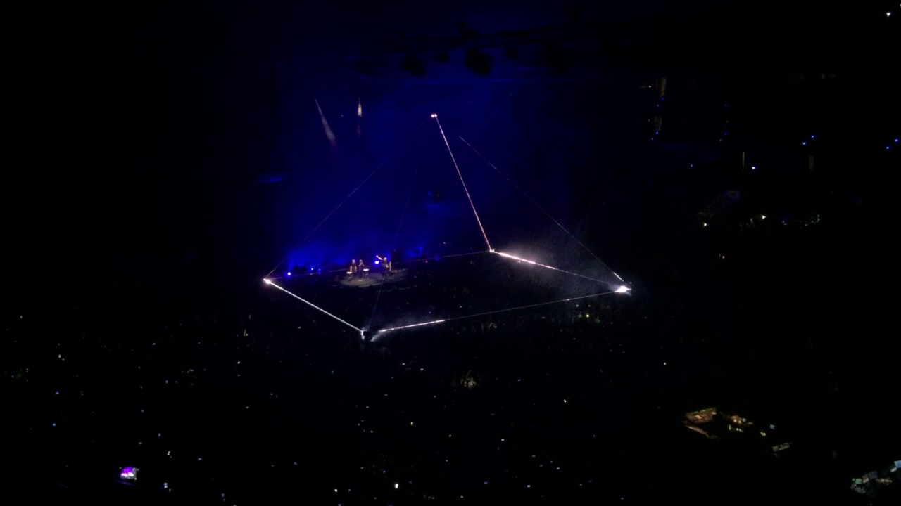 Roger Waters "Us & Them" Tour 2017 - Laser Triangle Pt. 1 - YouTube