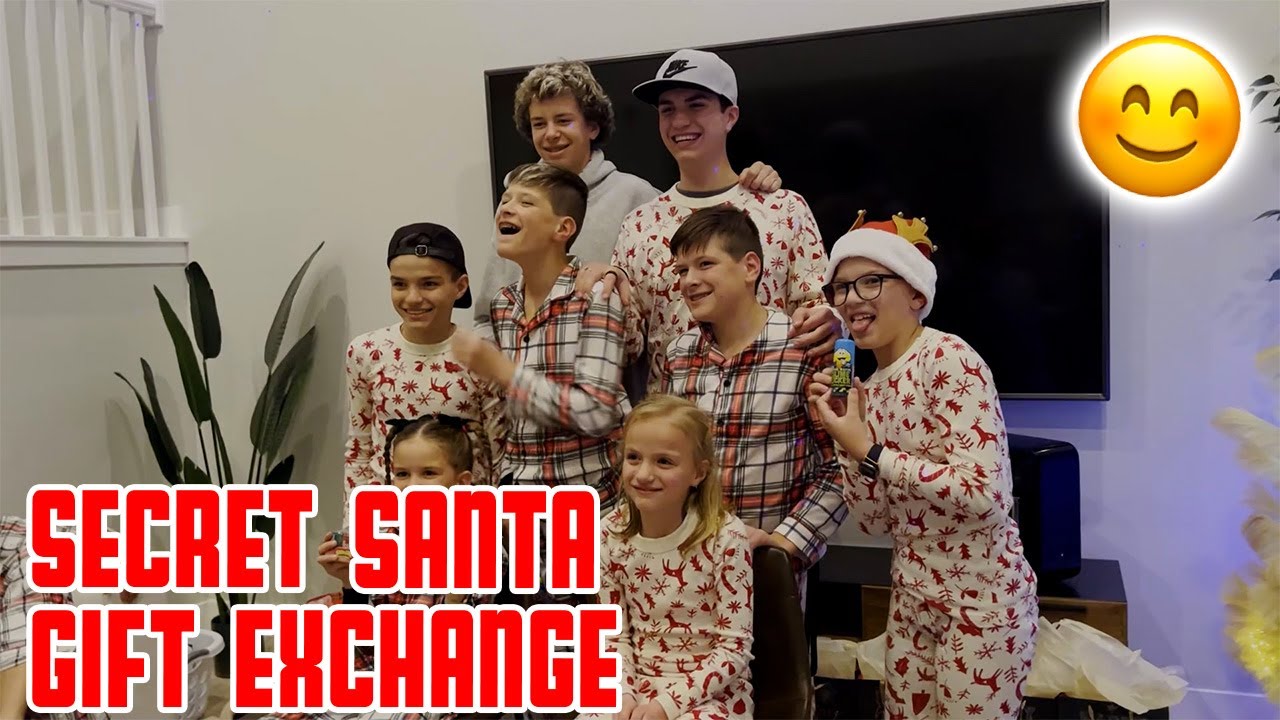 BINGHAM FAMILY SECRET SANTA GIFT EXCHANGE | EXCHANGING CHRISTMAS GIFTS ...