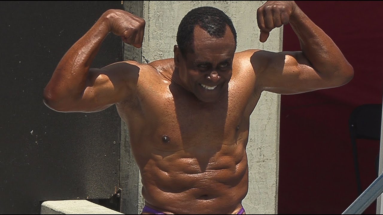 Willie Jackson's Funny Bodybuilding Posing Routine - YouTube