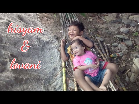 Bermain Ayunan sambil jagain adik