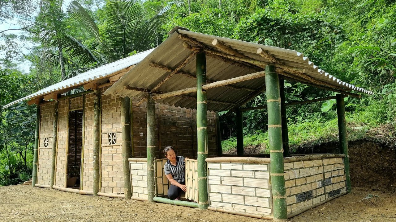 Build a complete bamboo kitchen on the new farm | Lý Thị Phương - YouTube