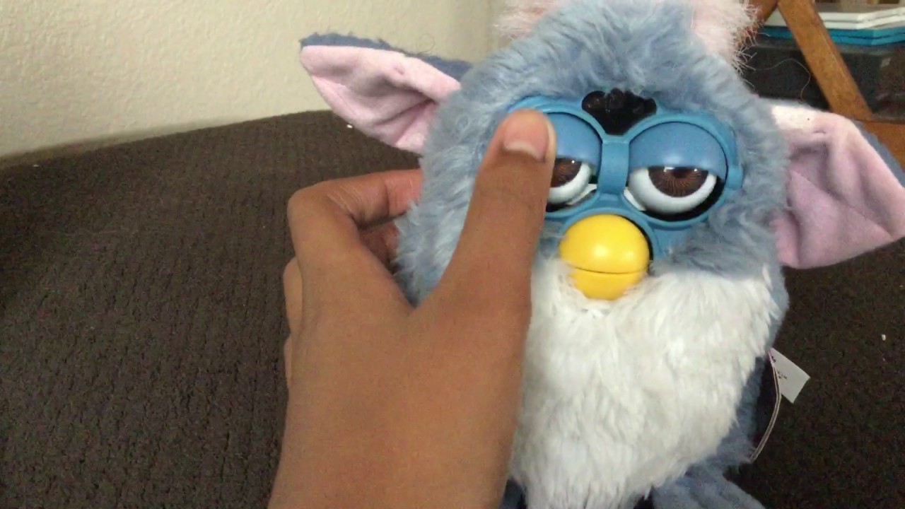 Furby sings: never gonna give you up XD - YouTube