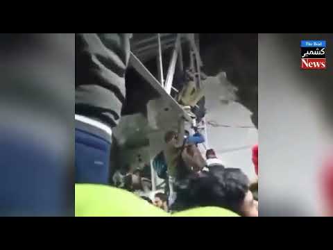 Hindistan'da yılbaşı nedeniyle izdiham oluştu. 12 kişi hayatını kaybetti, 13 kişi yaralandı.