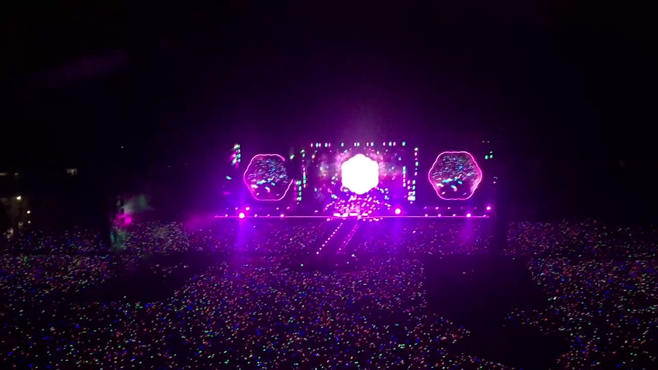 Paradise - Coldplay live in Bangkok 2017 - YouTube