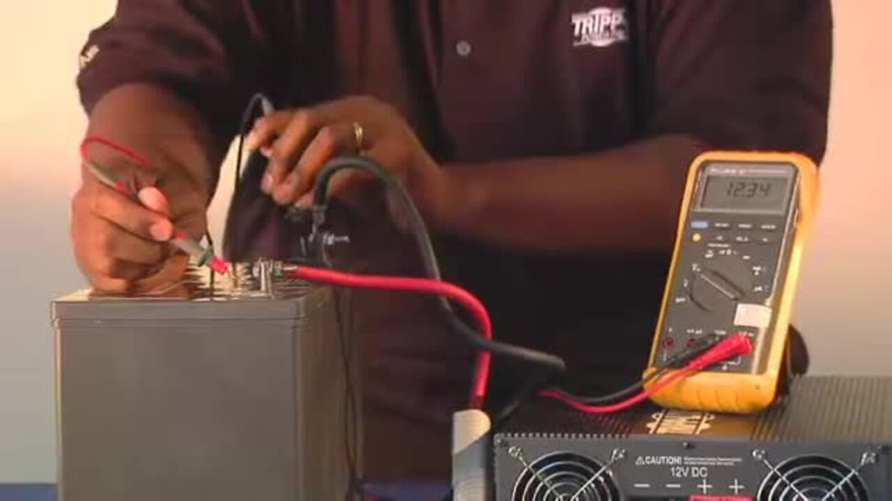 How to Take a DC Voltage Reading on an Inverter - YouTube