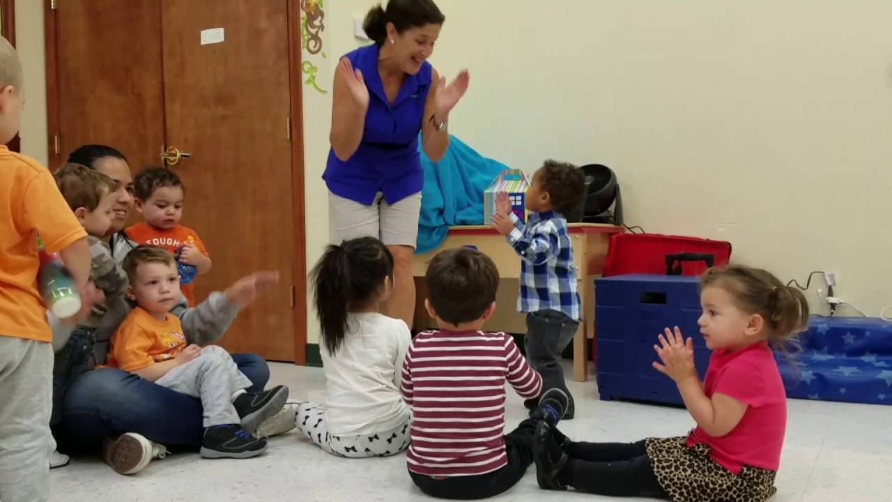 Molly mouse on Lorenzo 2nd bday - YouTube