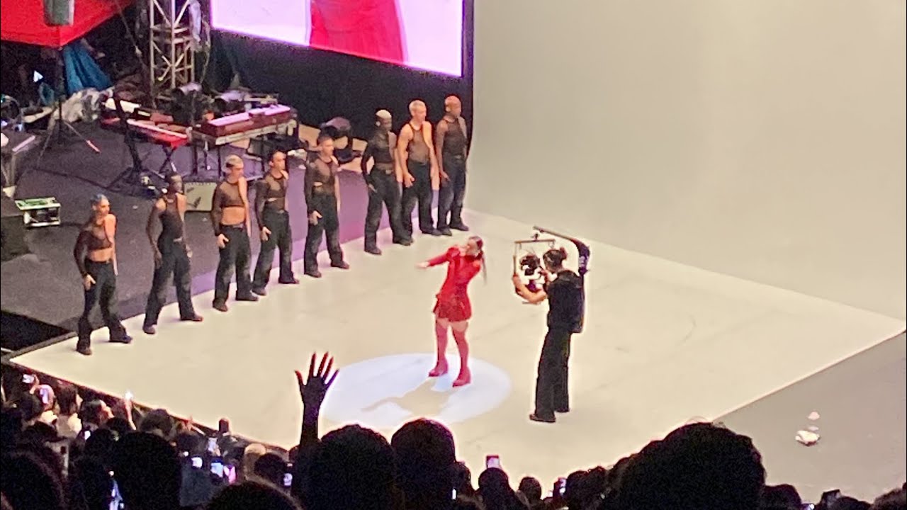 CANDY Live - Rosalía en República Dominicana 3/09/22 Motomami World ...