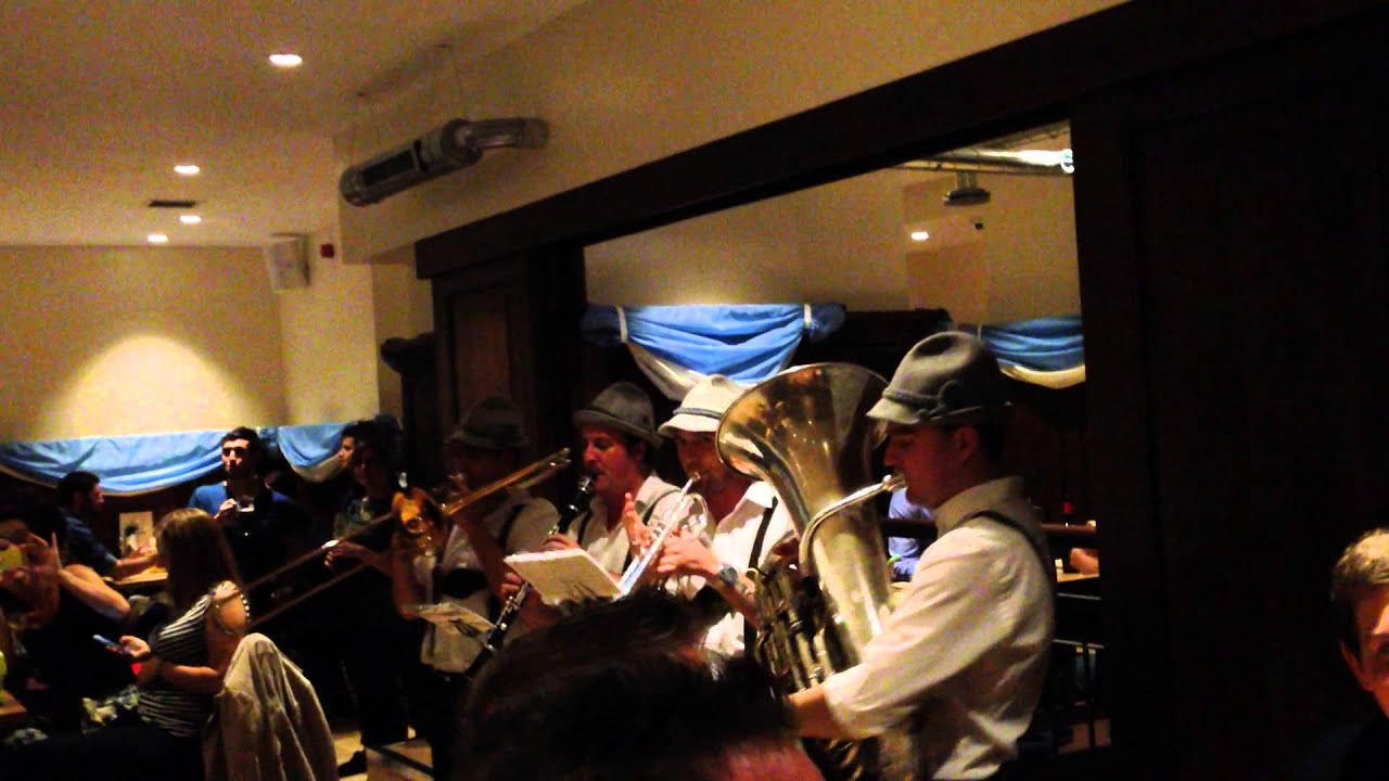 Oktoberfest London, Bierschenke 1 - YouTube