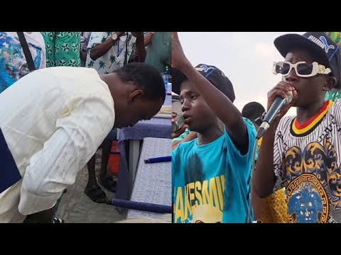 Watch a talented small Paso praised Oganla Alabi Pasuma on Stage - YouTube