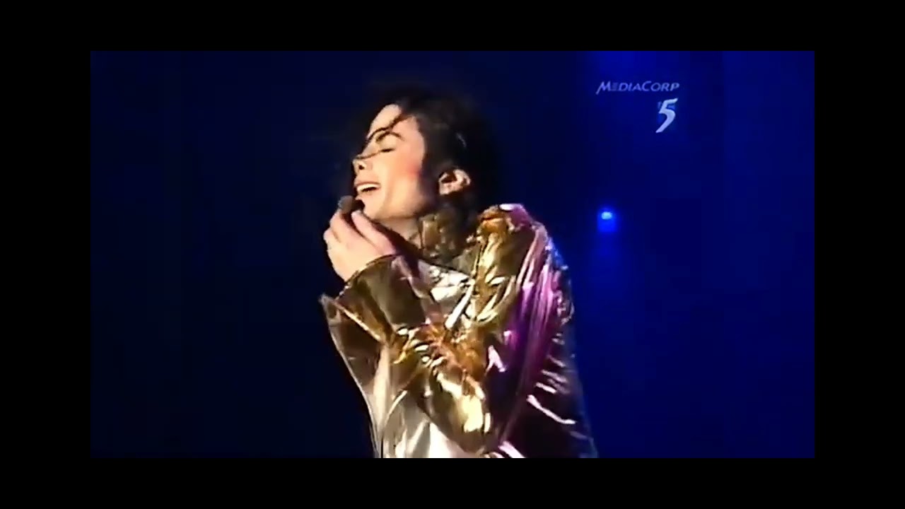 Michael Jackson stranger in moscow live Copenhagen 1997 - YouTube