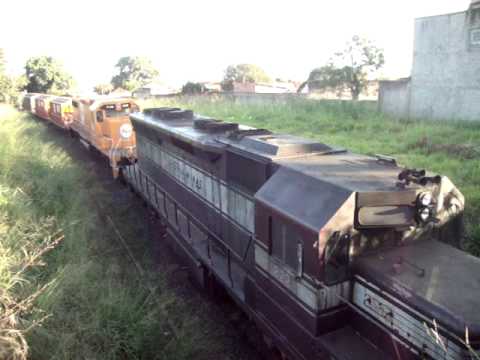 B40-2 # 8120 + DDM-45 # 822 + DDM-45 # 837 manobrando em Uberaba - YouTube