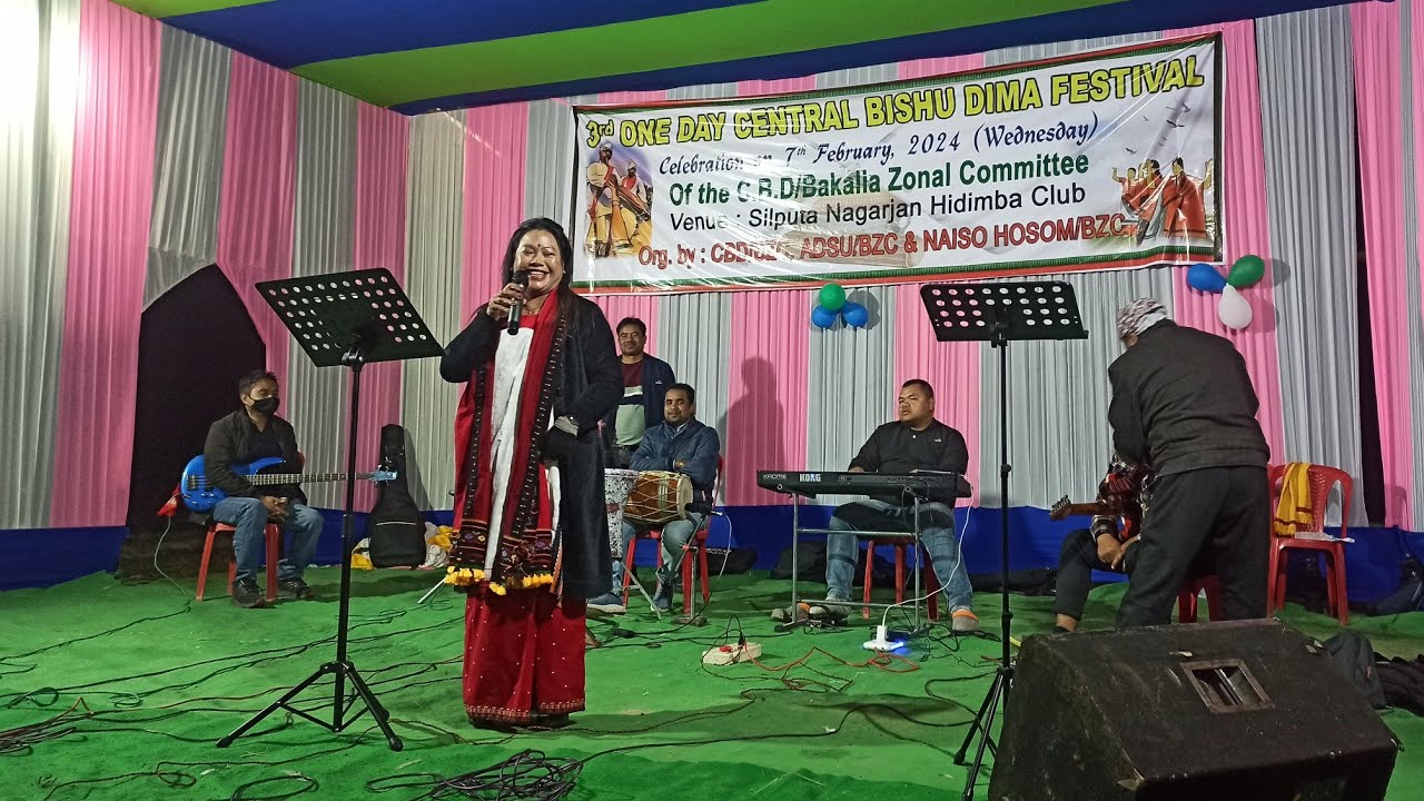 Padma Bathari Live II Romentic Song Busu Dima Celebration Bakalia ...