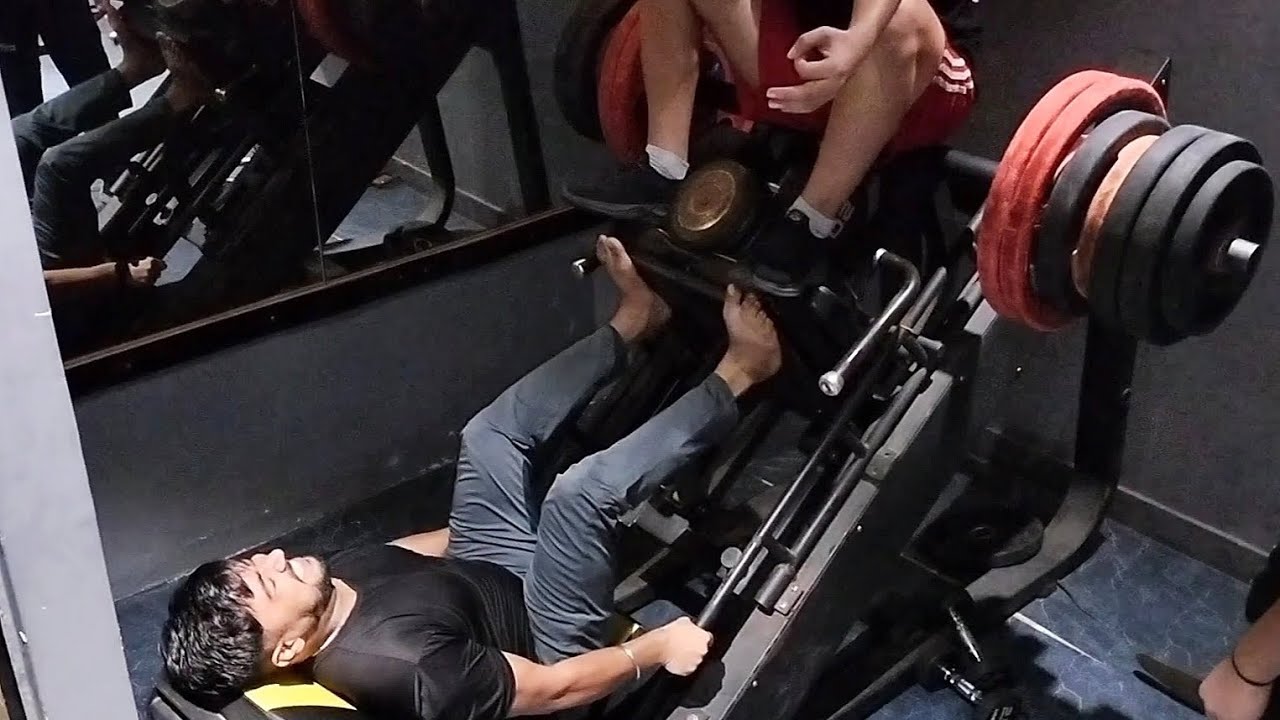 First 200Kg LEG PRESS in the gym || SaranshSolanki - YouTube