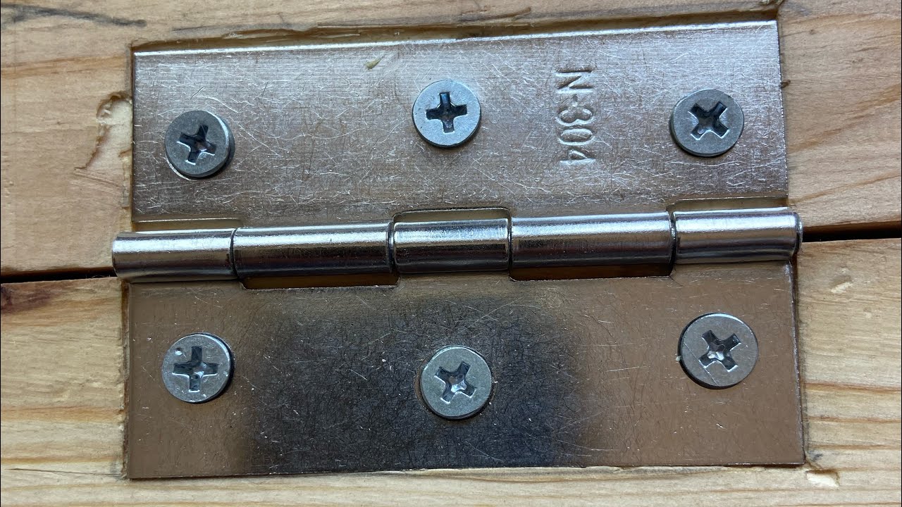 Professional Carpenter Sample How to Fix Hinges Woodworking joinery ...