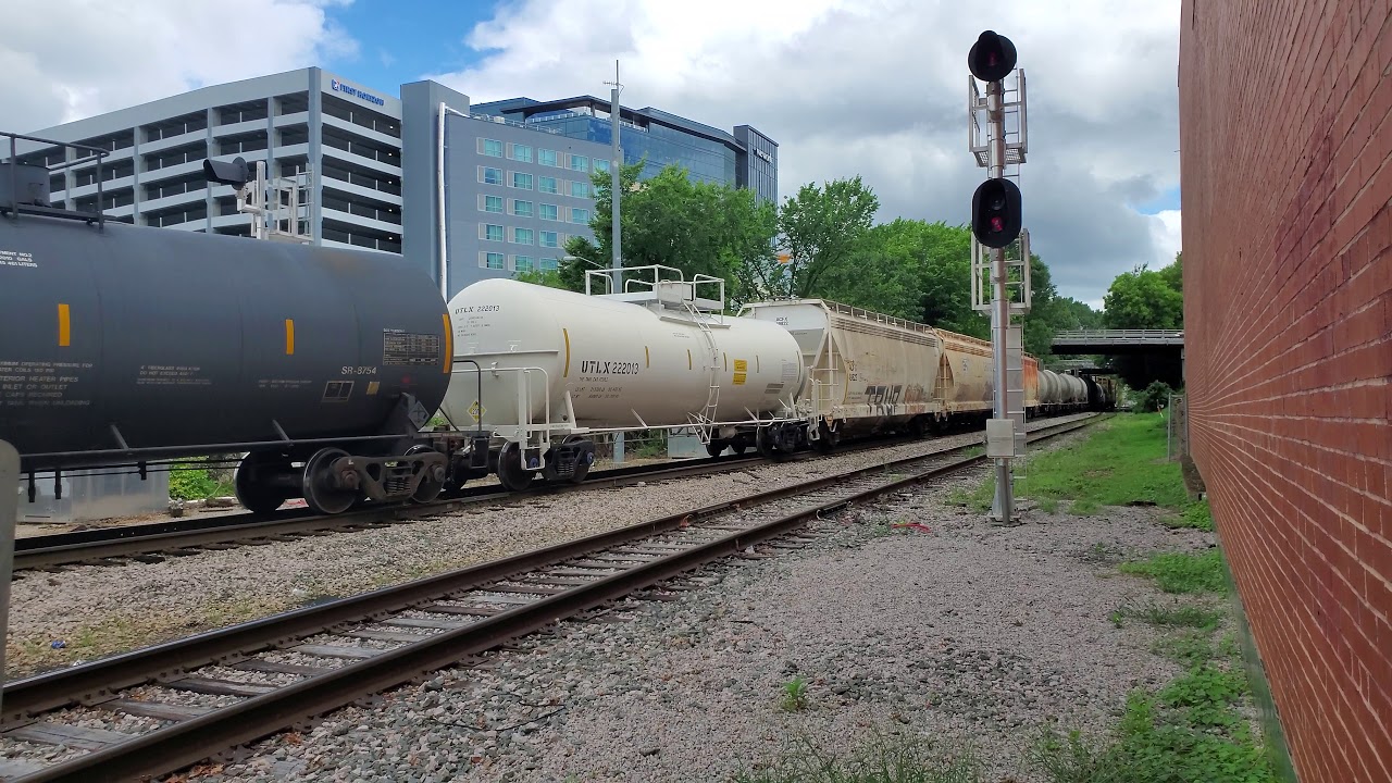 CSX exits their yard today with a few cars and heads to the NS/CSX ...
